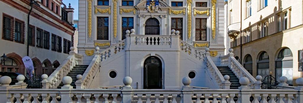 10 Conversation Starters Questions About Cultural Exchange | The Talk ...