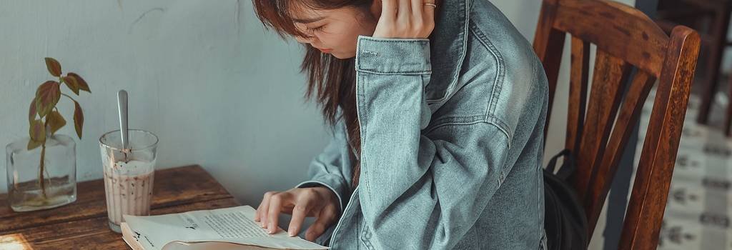 10 Conversation Starters Questions About Reading | The Talk Starter